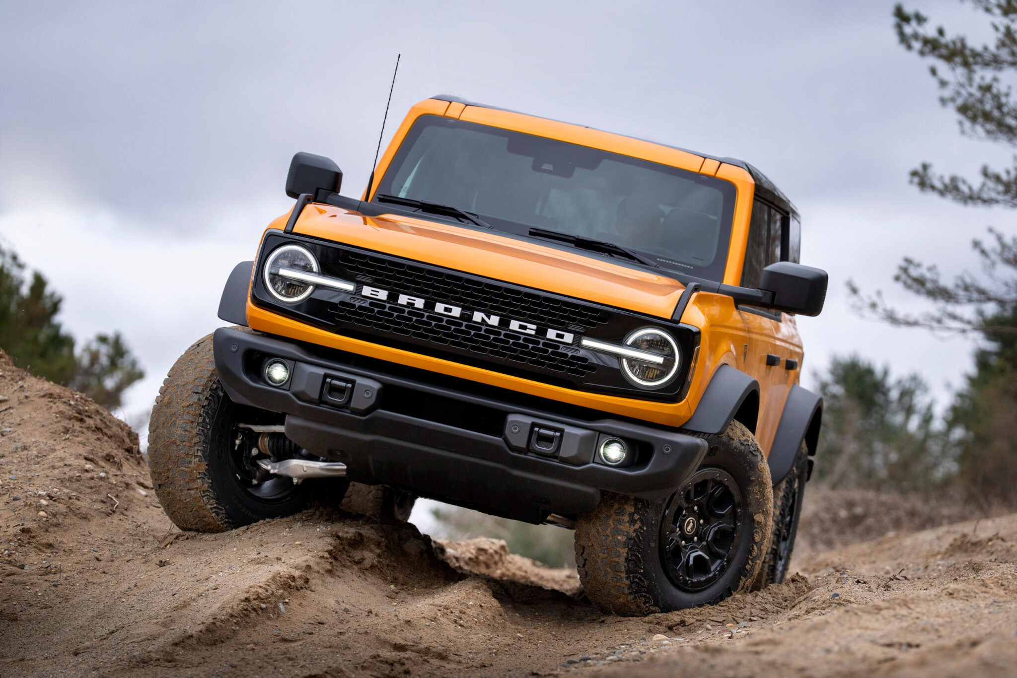 The Ford Bronco’s Removable Roof Is Removing Itself | Carscoops