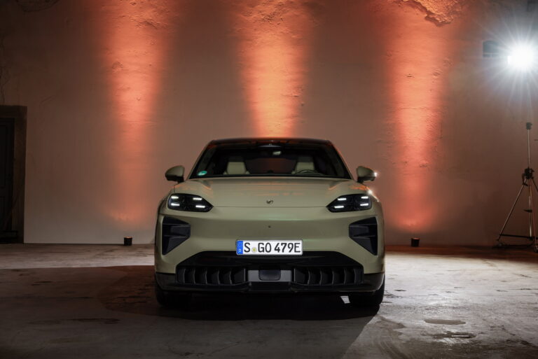 Porsche’s New Cayenne Coupe EV Hits 60 As Fast As The 911 Turbo S And ...