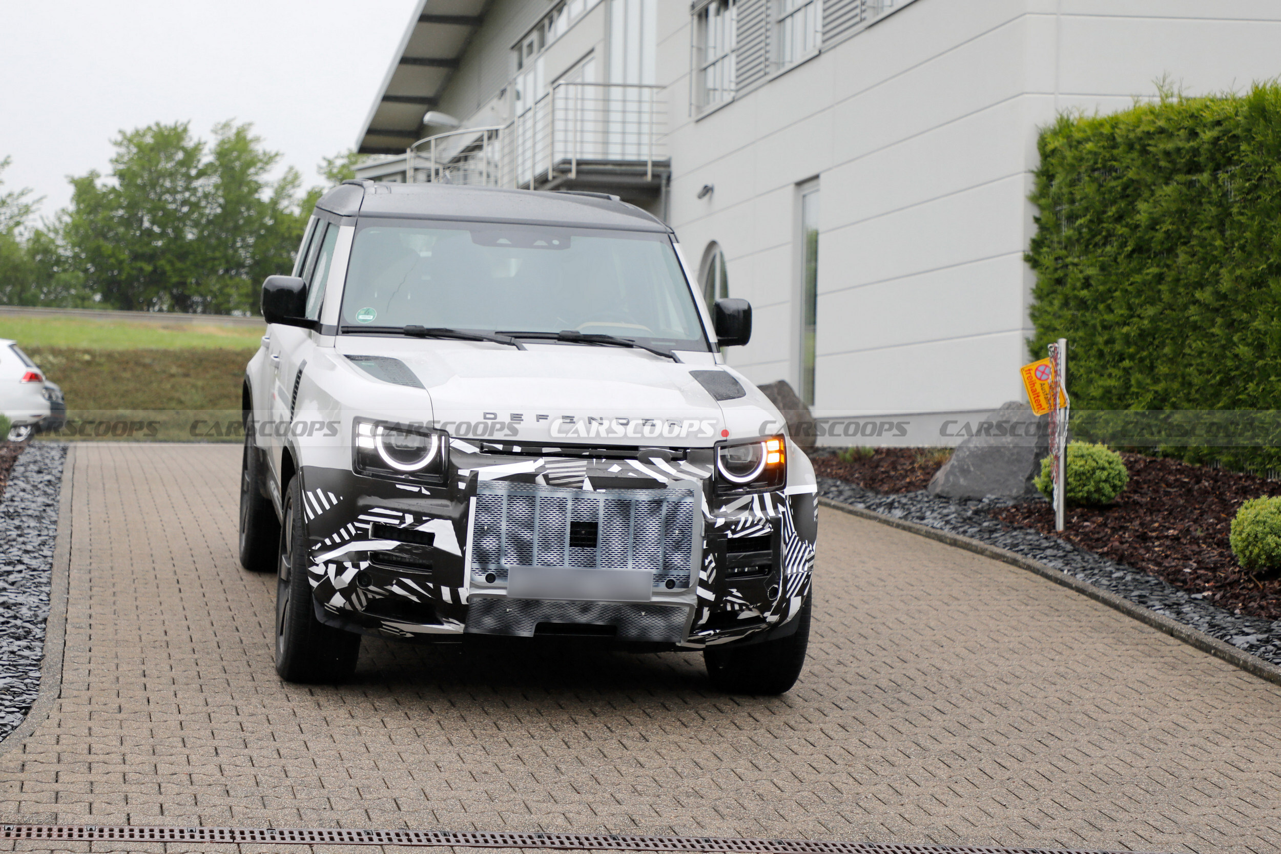 Land Rover Defender Facelift Will Usher In New Four-Seat Version ...