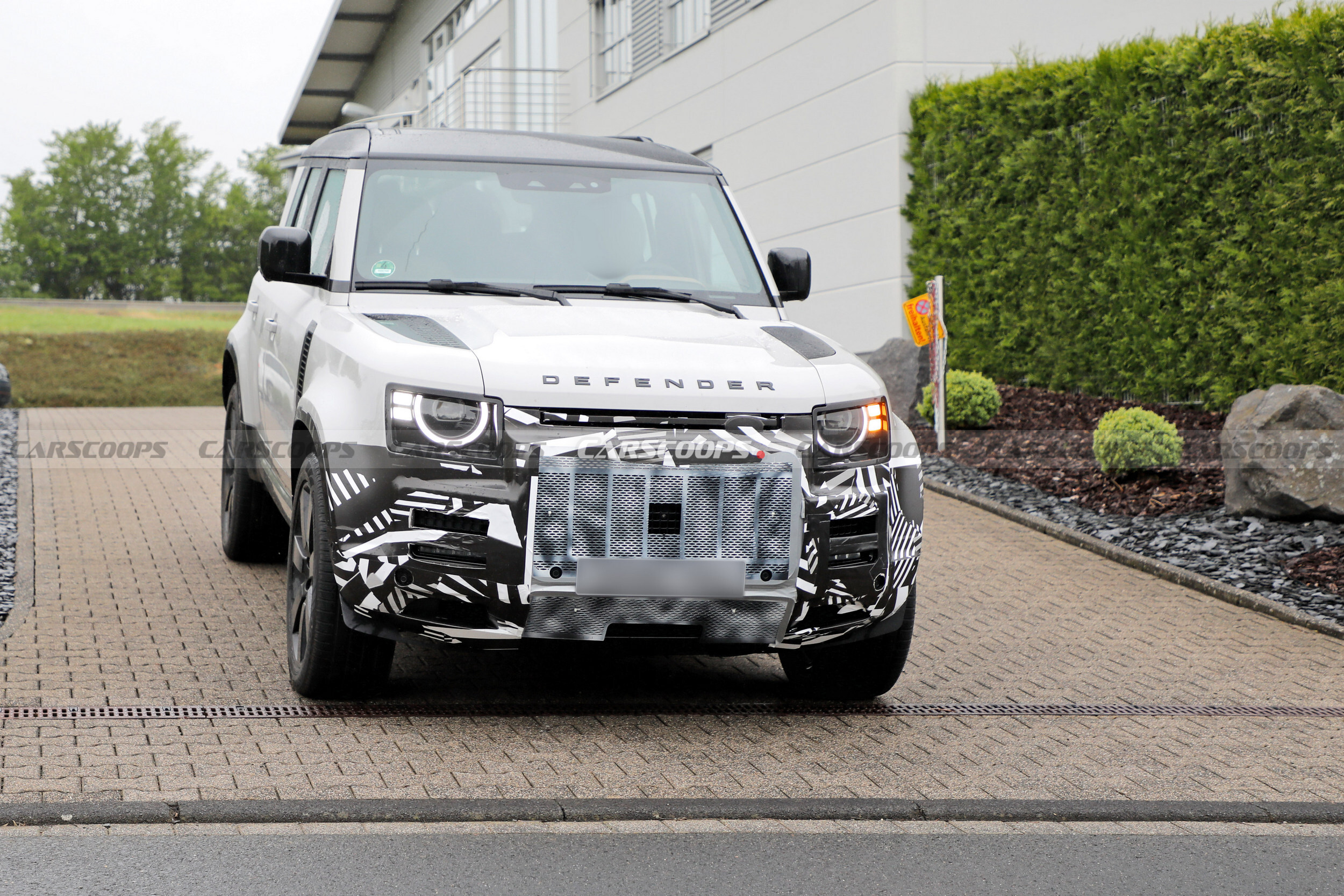 Land Rover Defender Facelift Will Usher In New Four-Seat Version ...