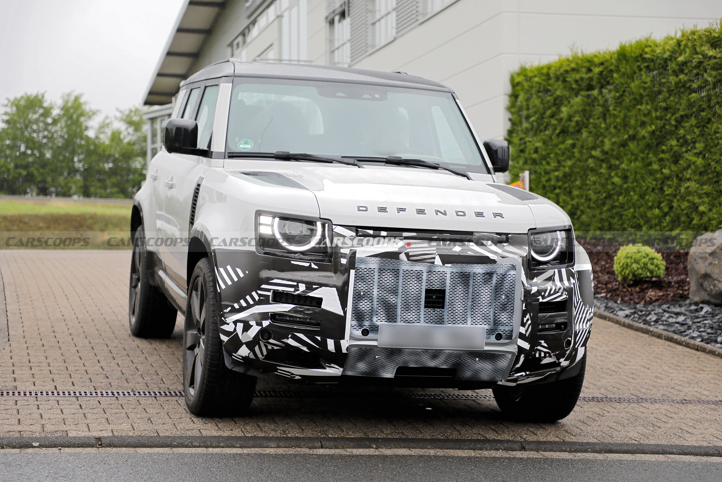 Land Rover Defender Facelift Will Usher In New Four-Seat Version ...