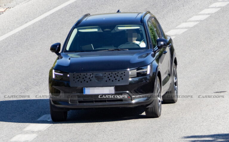 Volvo’s Decade-Old XC40 Spied Testing Yet Another Facelift | Carscoops