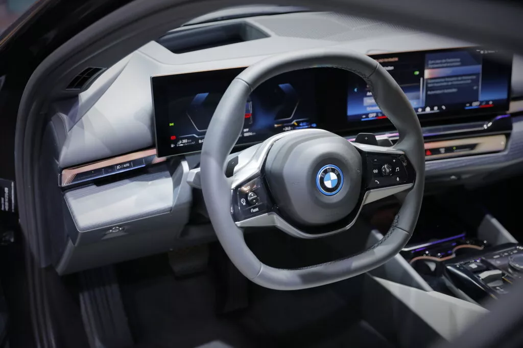 2024 BMW 530e PHEV I5 