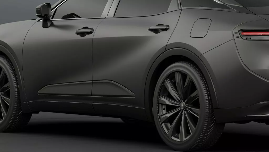 Toyota Crown Crossover gây ấn tượng với bộ bodykit ông hoàng bóng đêm