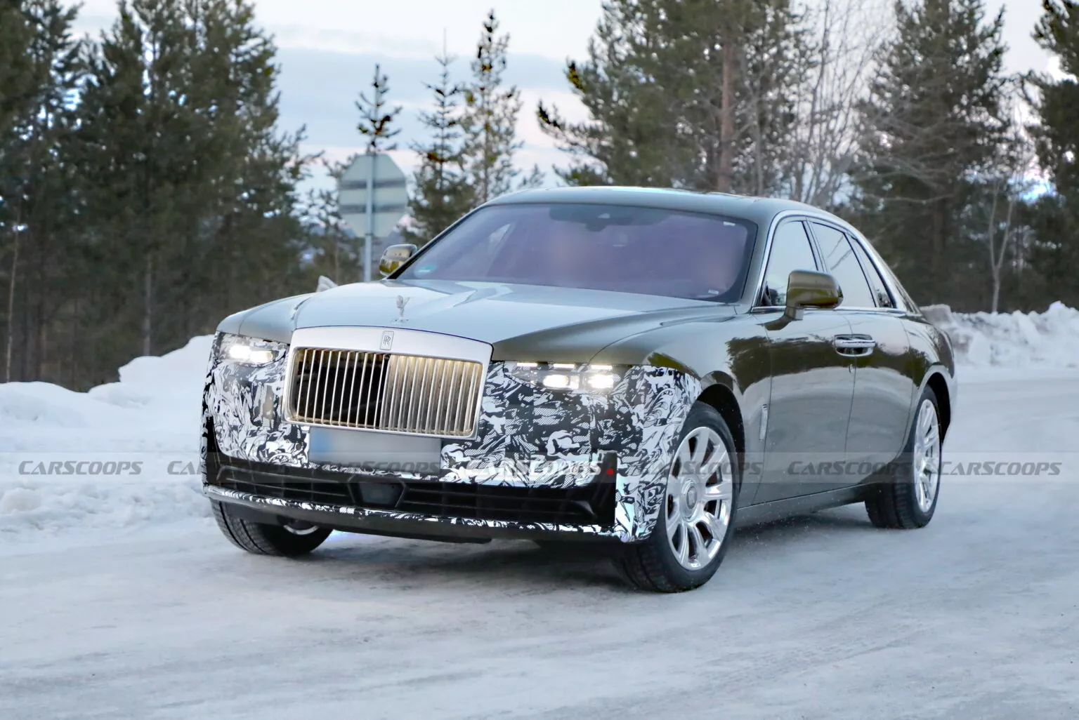 Xe siêu sang Rolls-Royce Ghost Series II bất ngờ lộ ảnh phiên bản mới