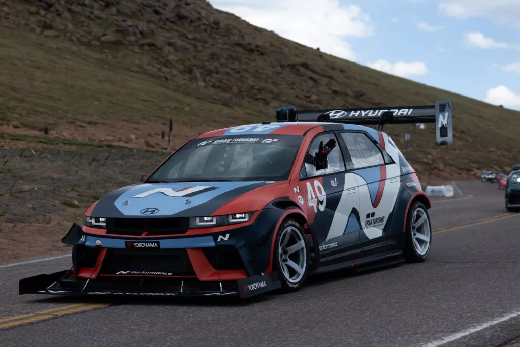 현대 아이오닉 5N - EV 파이크스피크 기록수립 : 클리앙