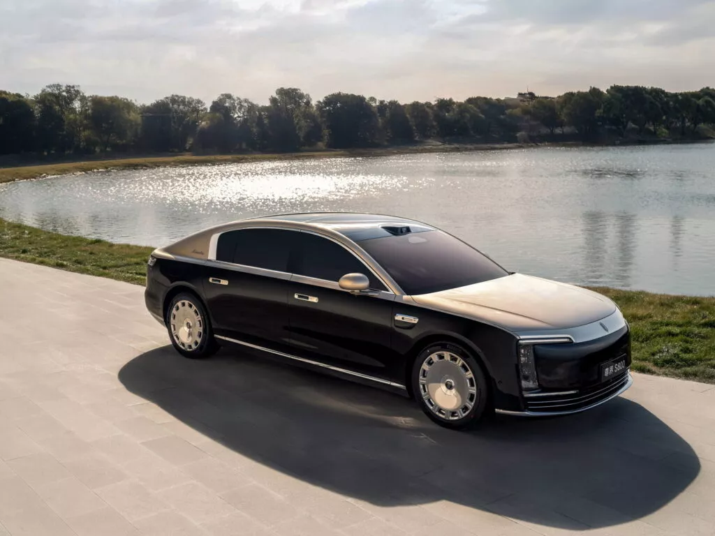 SAS] 화웨이 + JAC = 마에스트로 선보이는 초 럭셔리 세단 S800 : 클리앙